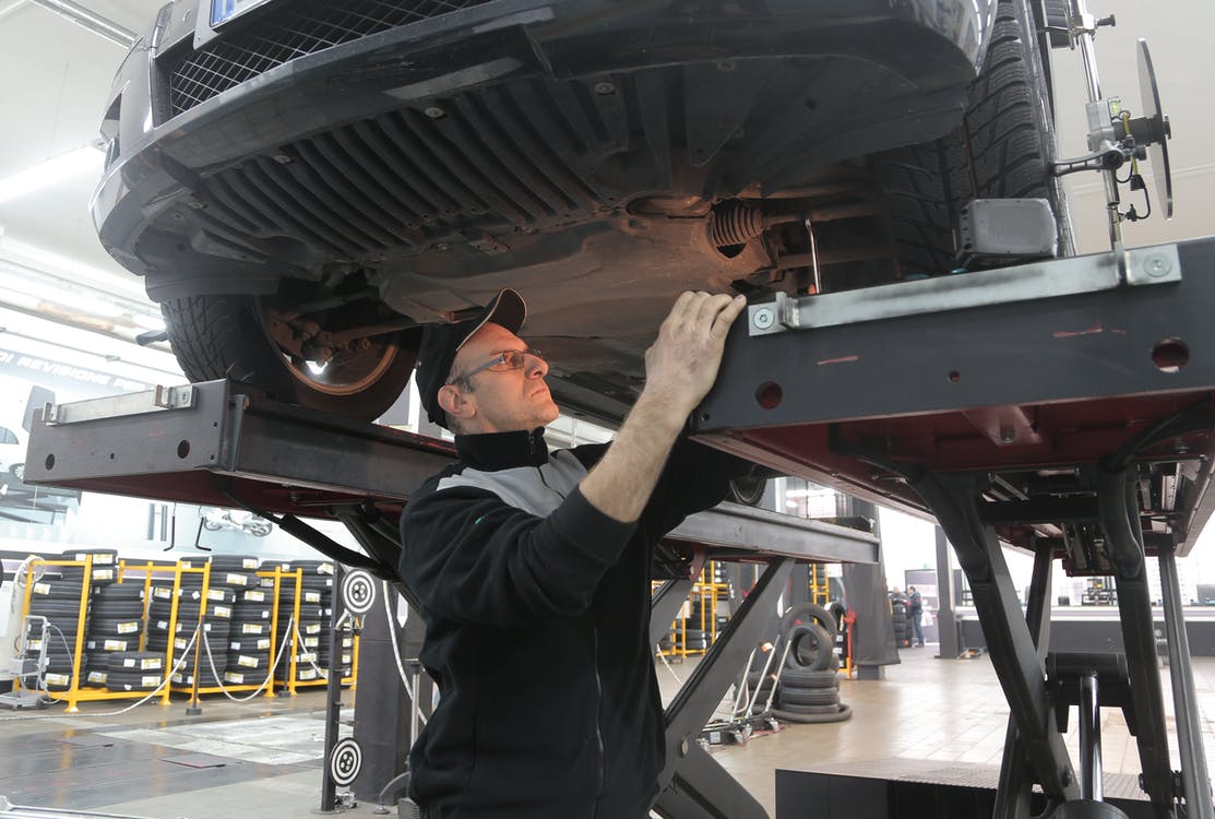 6 Signs It's Time to Visit Your Kia Repair Shop